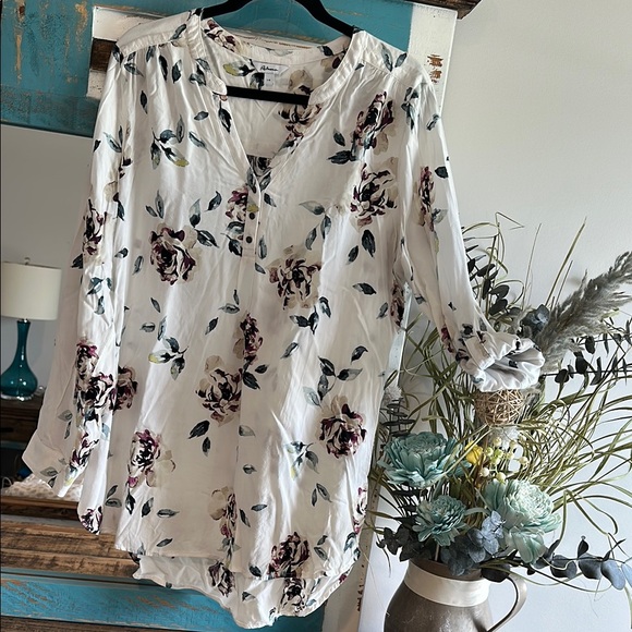 Reitmans | Tops | Reitmans White Ruffled Blouse With Long Sleeves ...